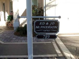 Gallery – COMPUTER ENGRAVED LAMP POST SIGNS